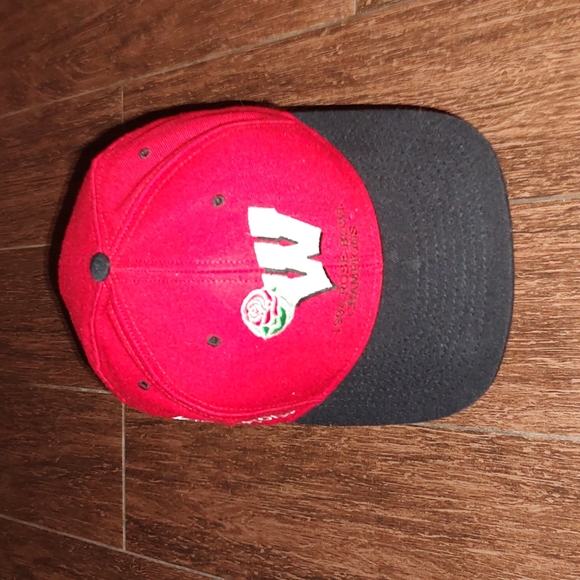 nutmeg mills | Accessories | Vintage Wisconsin Badgers 994 Rose Bowl ...